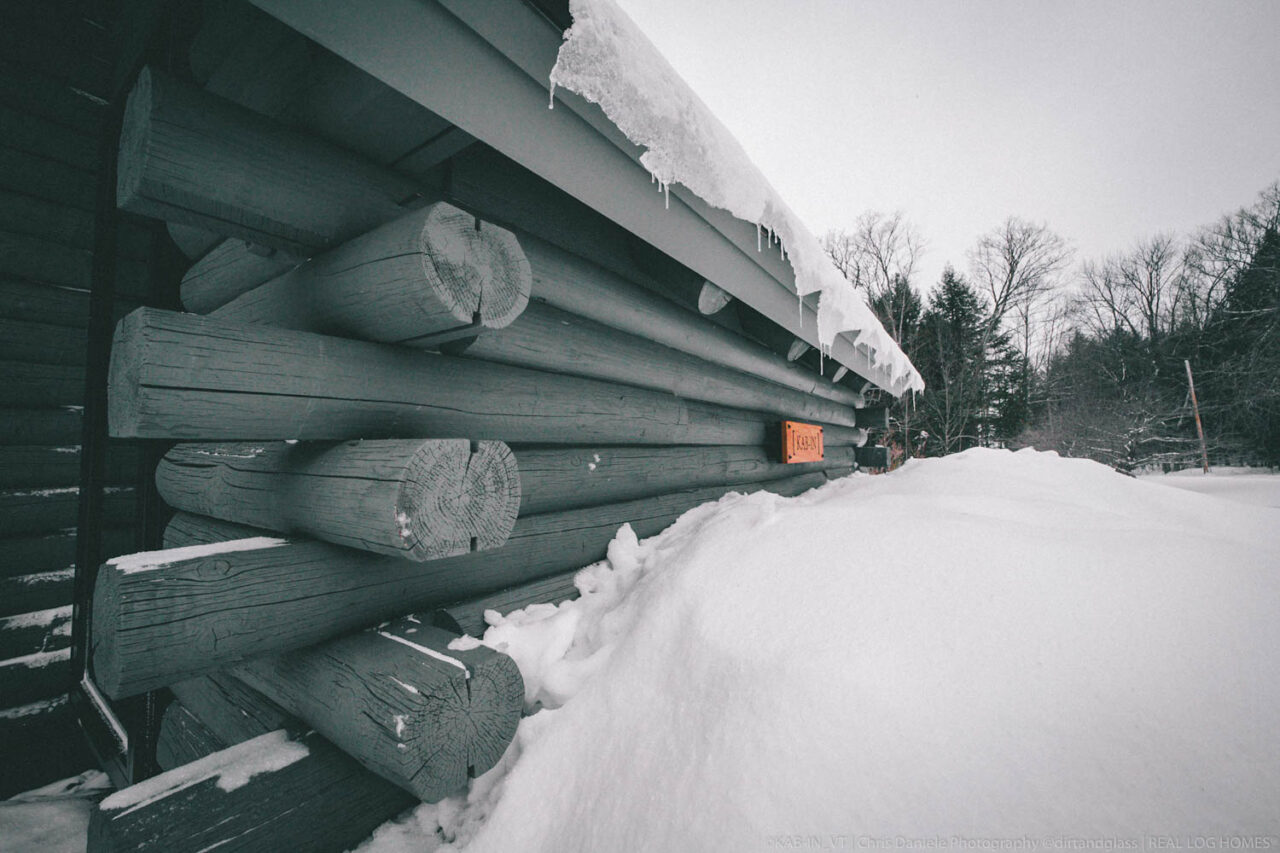 Log Wall Corners - Real Log Homes