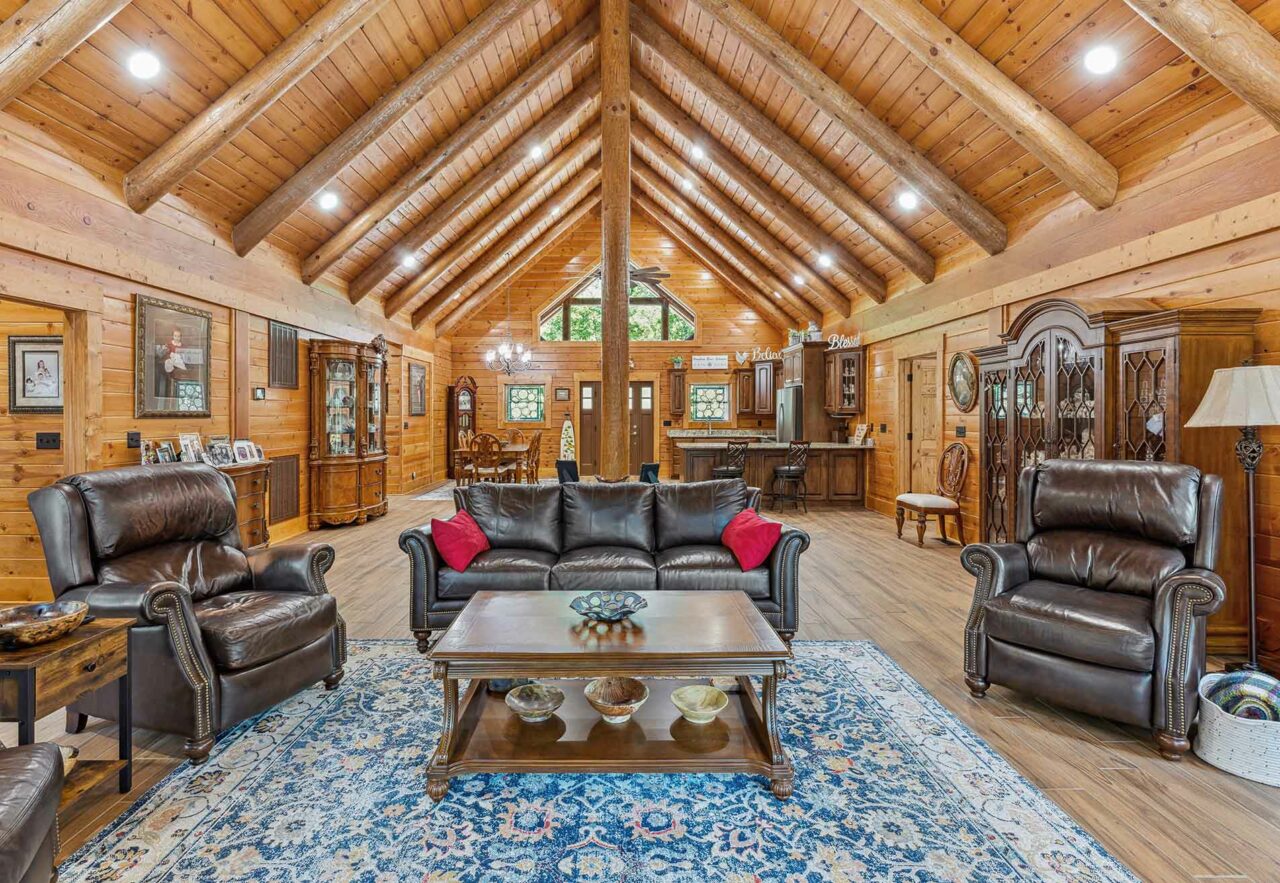 Story of a Dovetail Log Home - Real Log Homes